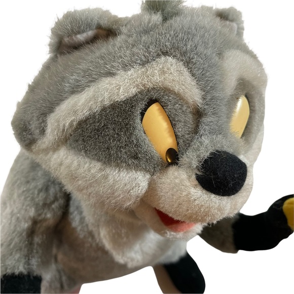 Disney | Toys | Disneyland Walt Disney World Plush Raccoon Meeko ...